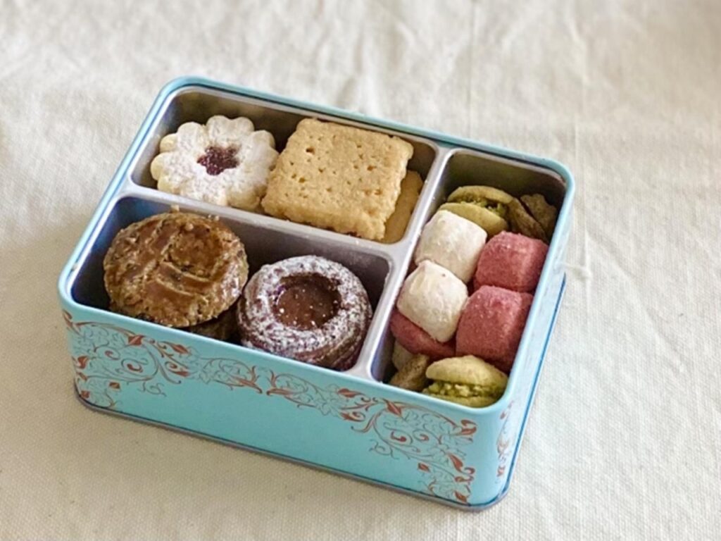 ホワイトデーのお返しに！かわいいクッキー缶4選 | デザインケーキモール